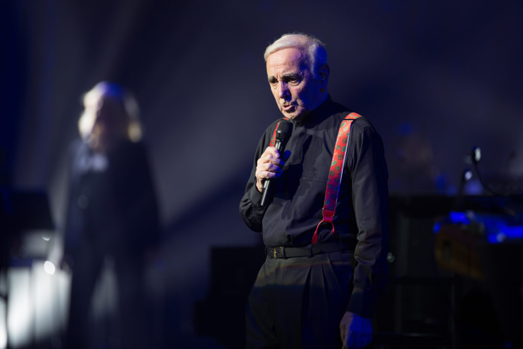 Charles Aznavour Il était une voix - Entrée du public