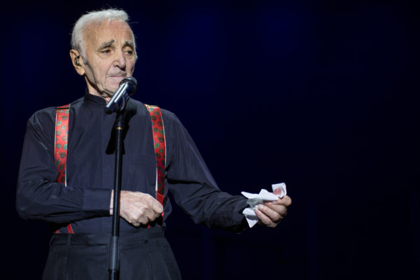 Charles Aznavour Il était une voix - Entrée du public